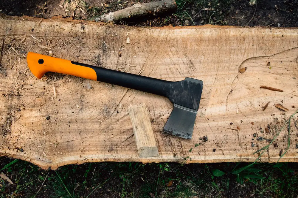 5 Of The Best Survival Axe (To Cut, Chop, Skin, Butcher, and More)